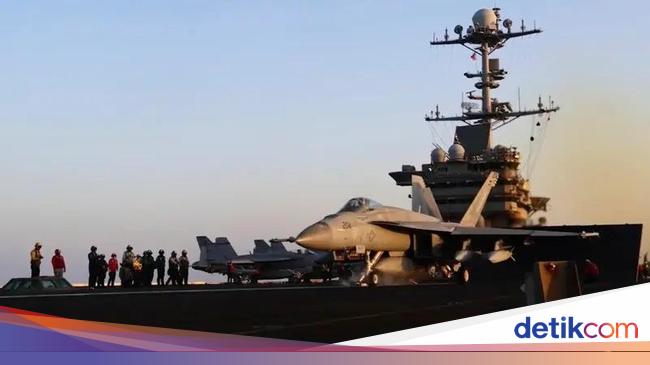 Terjadi Lagi, Jet Tempur AS Jatuh dari Kapal Induk di Laut Merah