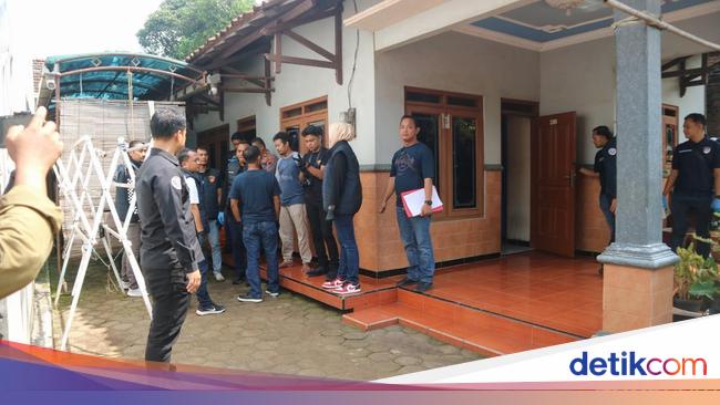 Polisi Geledah Rumah Predator Seks Jepara Pemerkosa 31 Anak, Sita Kondom-HP