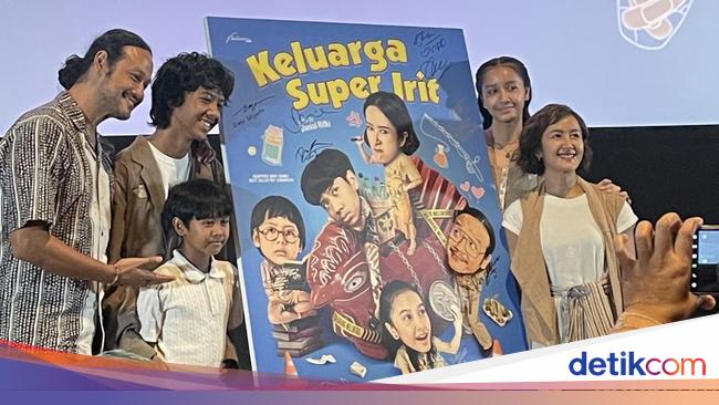 Keluarga Super Irit, Film atau Fakta Keluarga Dwi Sasono Nih?