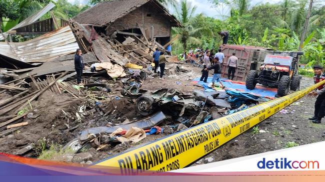 Identitas Korban Kecelakaan Maut Truk Vs Angkot di Purworejo