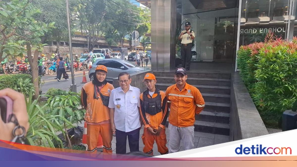 Pramono Bertemu Disabilitas di TransJakarta, Tanya Kesulitan Naik Transum