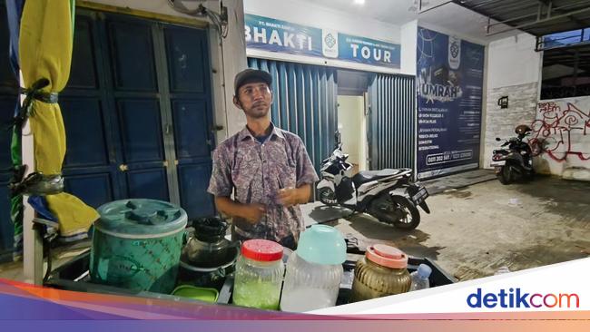 Ari dan Warisan Manis Gerobak Es Cuwing di Cirebon