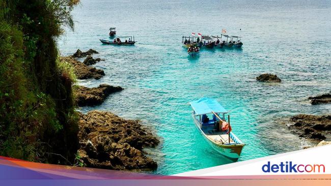 Pulau Bedil, Raja Ampat dari Banyuwangi