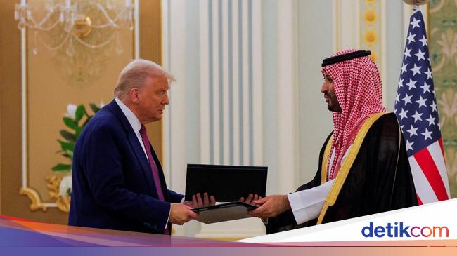 Trump Jabat Tangan Pangeran MBS, US$ 600 Miliar Bakal Mengalir buat AS