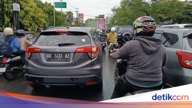 Jalan Perintis Kemerdekaan Makassar Arah BTP-Daya Macet 4,2 Km