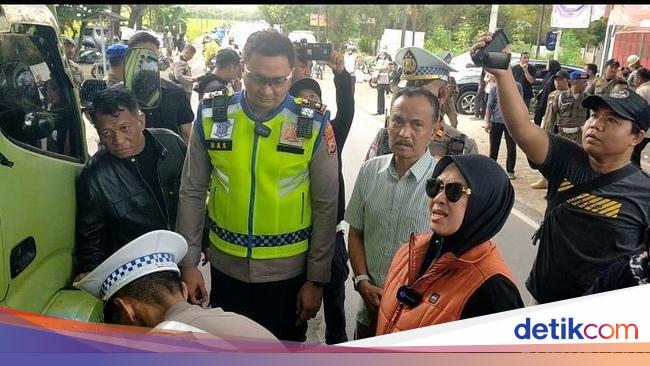 Bupati Gowa Tahan 20 Truk Over Kapasitas-Denda Rp 5 Juta gegara Langgar ...