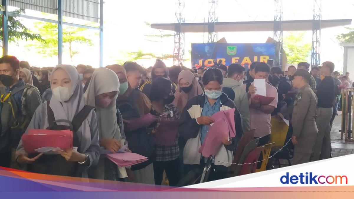 Pernah Dijanjikan Gibran, 19 Juta Lapangan Kerja Dinilai Ekonom Sulit ...