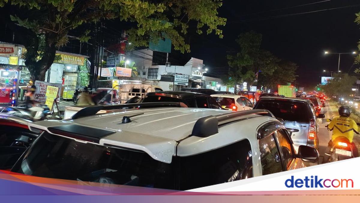 Sudah 6 Jam, Lalin Jalan Perintis Kemerdekaan Makassar Masih Macet Parah