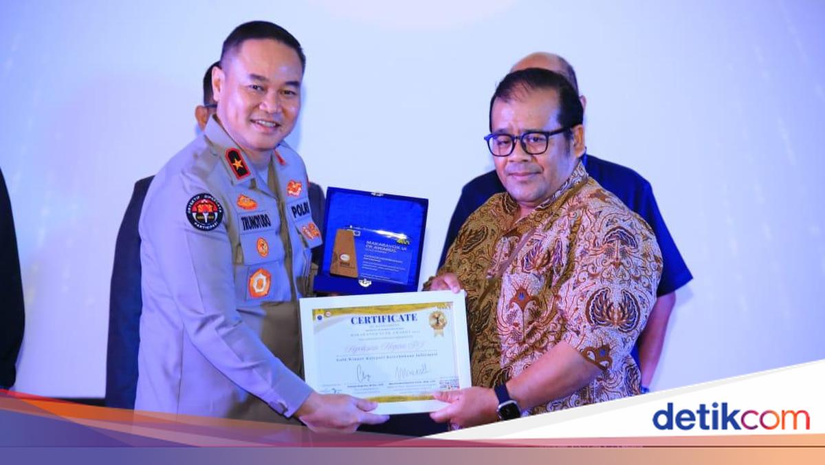 Divisi Humas Polri Raih Penghargaan Keterbukaan Informasi Berdampak-Adaptif