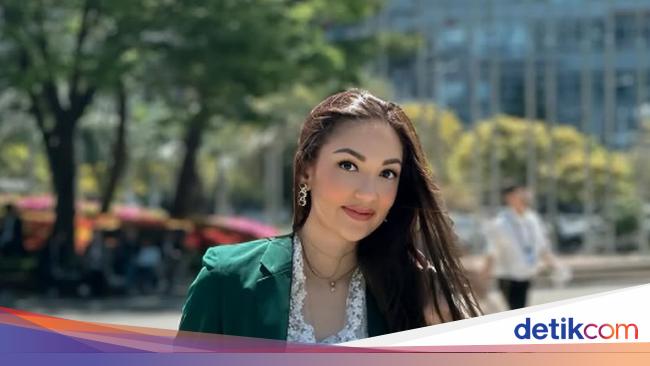 Ghina Raihanah Jebolan Puteri Indonesia yang Senang Q-time Bareng Keluarga