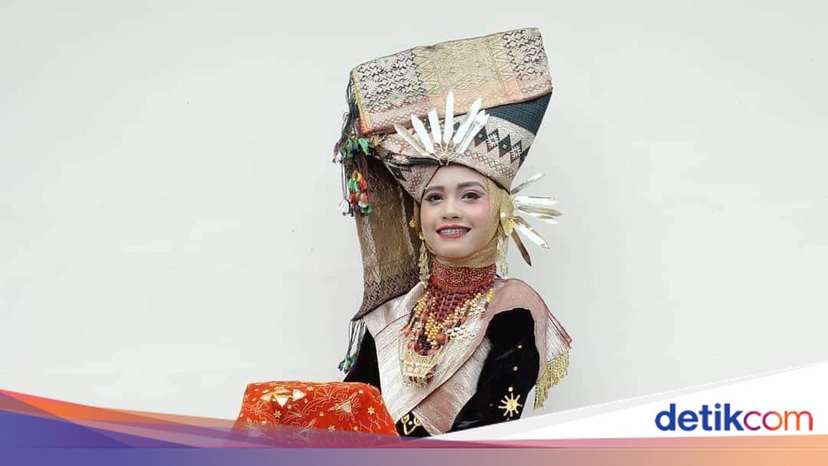 Mengenal Tingkuluak, Mahkota Perempuan Minang yang Beragam Bentuknya