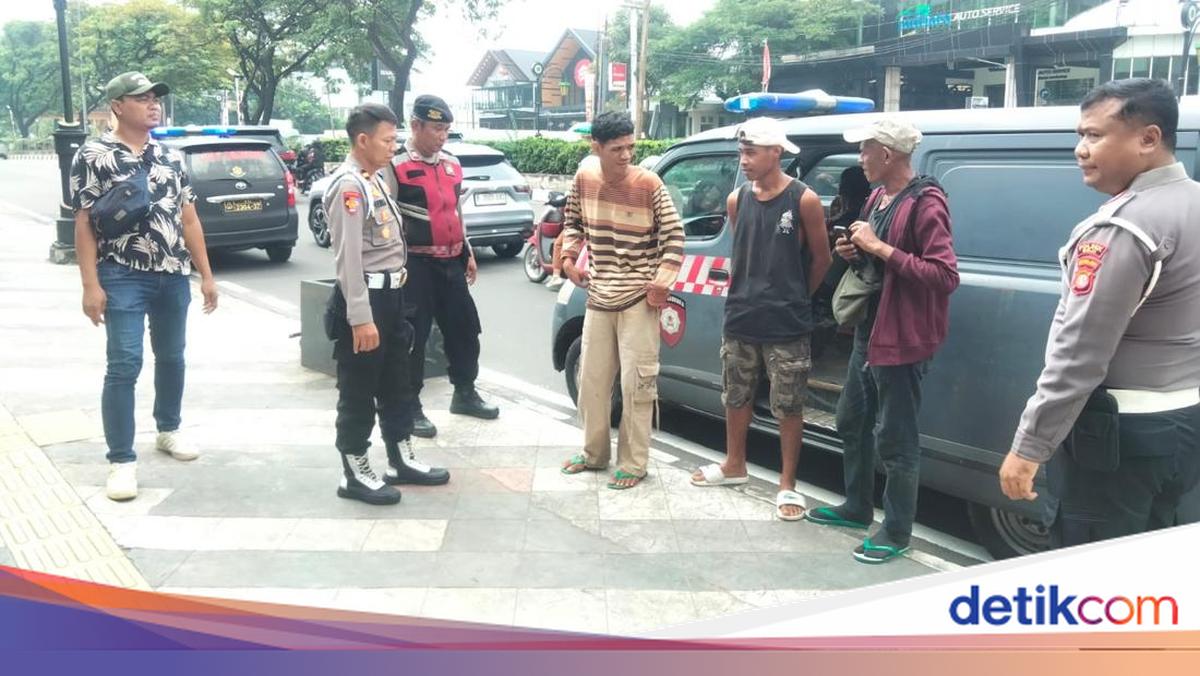 Paksa Minta Duit ke Pengendara, 3 'Pak Ogah' Meresahkan di Margonda Diciduk