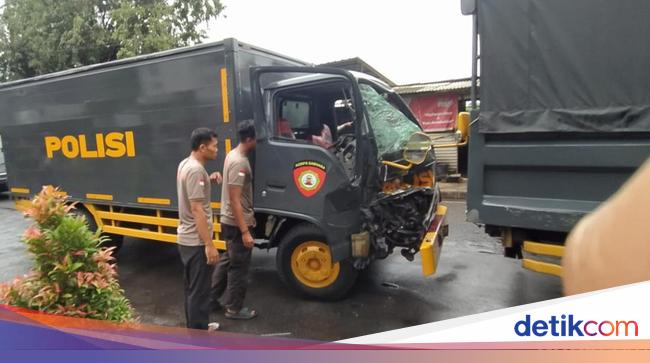 Tabrakan Beruntun Truk Polisi Diduga Mesin Kendaraan Mati Mendadak