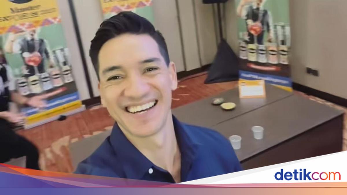 Saat Andrew White Jadi Juri Kompetisi Minuman, Galak Gak Ya?