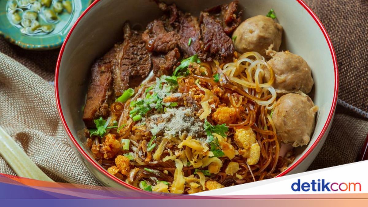 8 Resep Mie Pedas ala Restoran yang Bisa Dibuat di Rumah, Bikin Ketagihan!