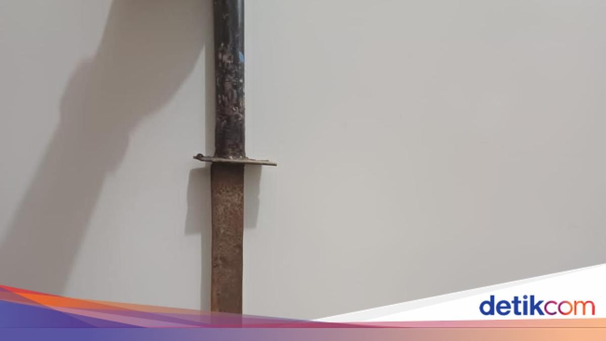 Penampakan Parang yang Digunakan Pelaku Bacok Jaksa Deli Serdang