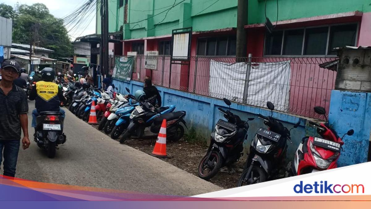 PKL-Parkir Liar di Pasar Ciluar Bogor Ditertibkan