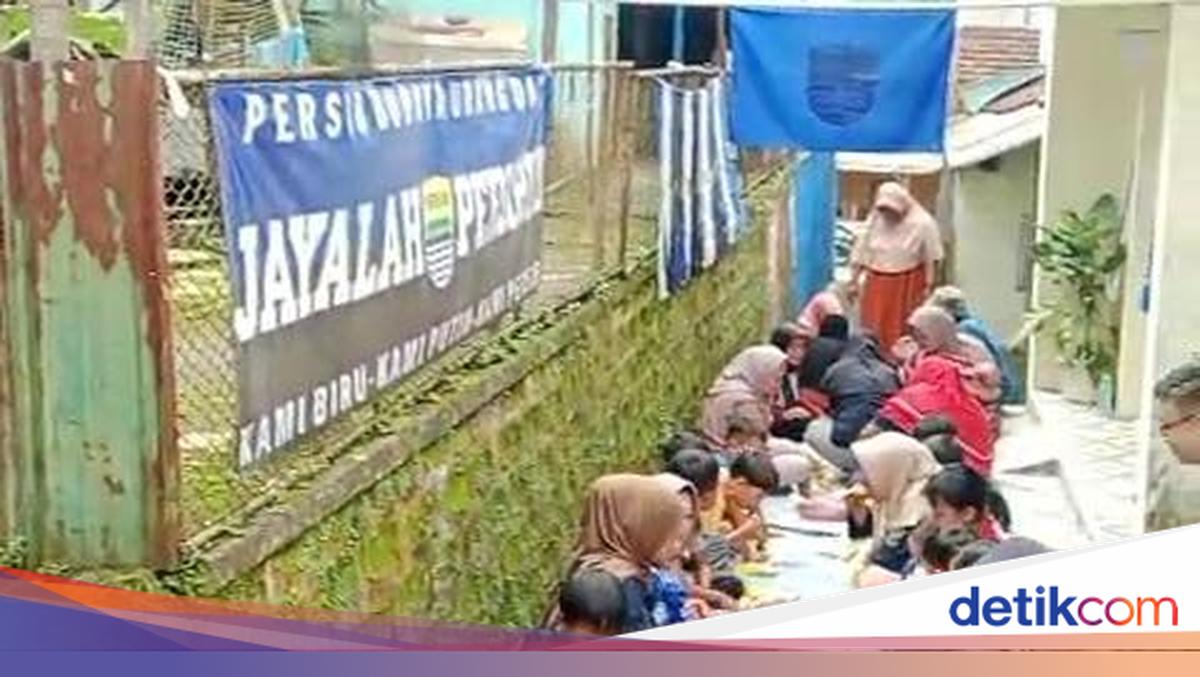 Warga Sekampung di Tasikmalaya Makin Akrab gegara Persib Bandung