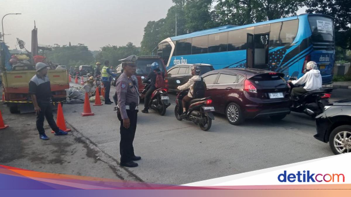 Lalin di Pasar Rebo Jaktim Macet Imbas Proyek Perbaikan Jalan
