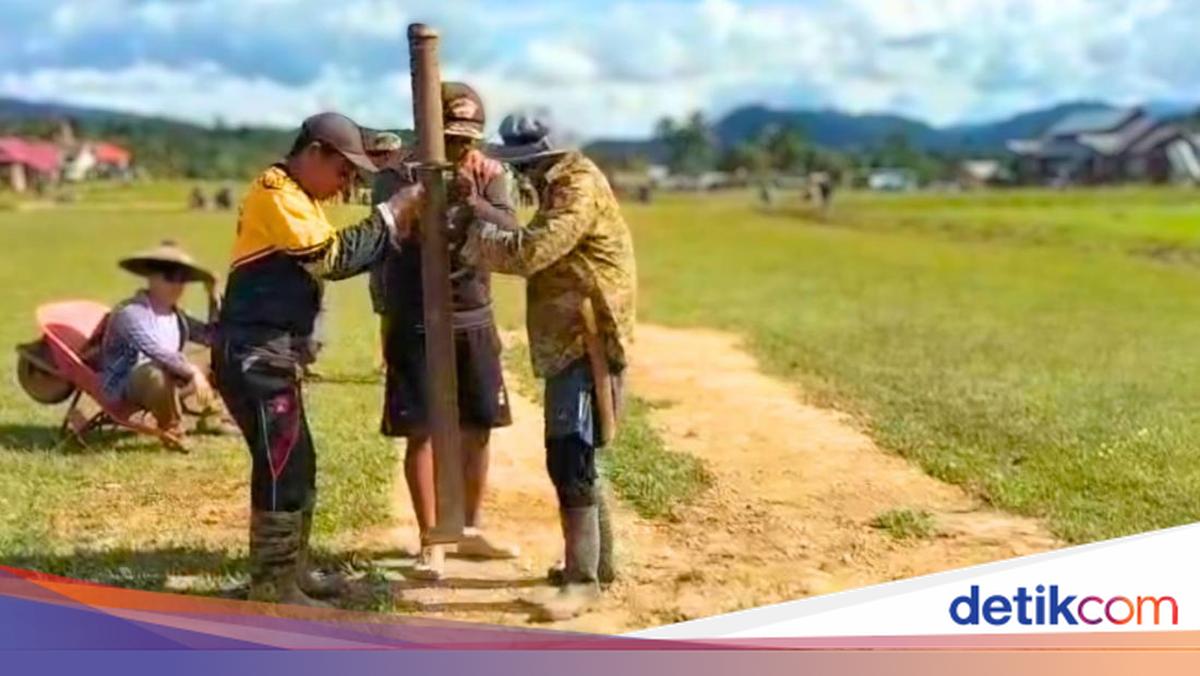 Landasan Bandara Long Layu Masih Tanah, Dikerjakan Warga Pakai Cangkul