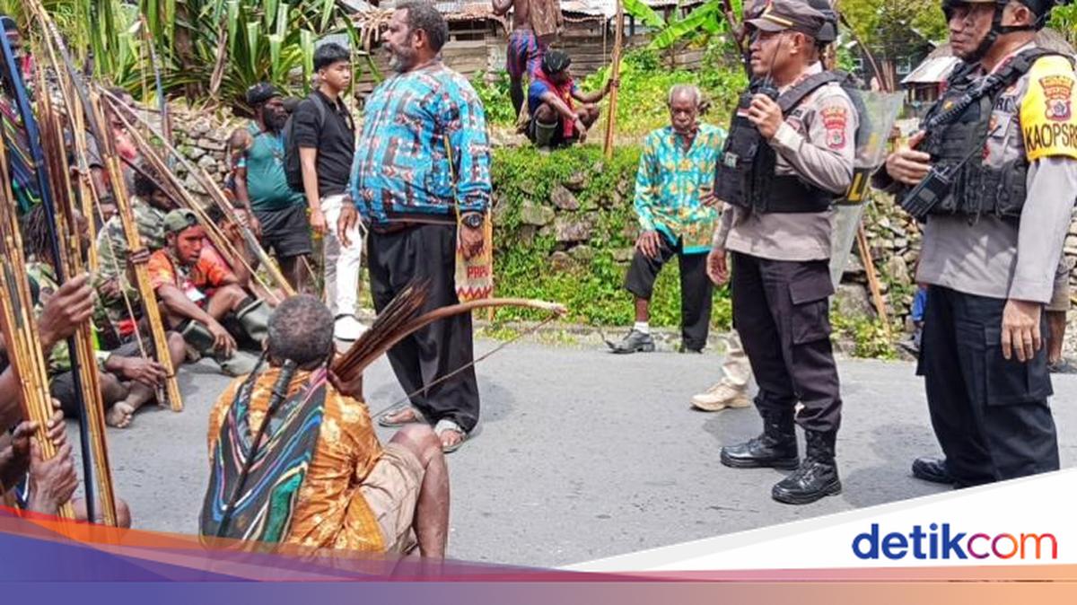 2 Kubu Pendukung Paslon Pilkada Puncak Jaya Kembali Bentrok, 1 ASN Tewas