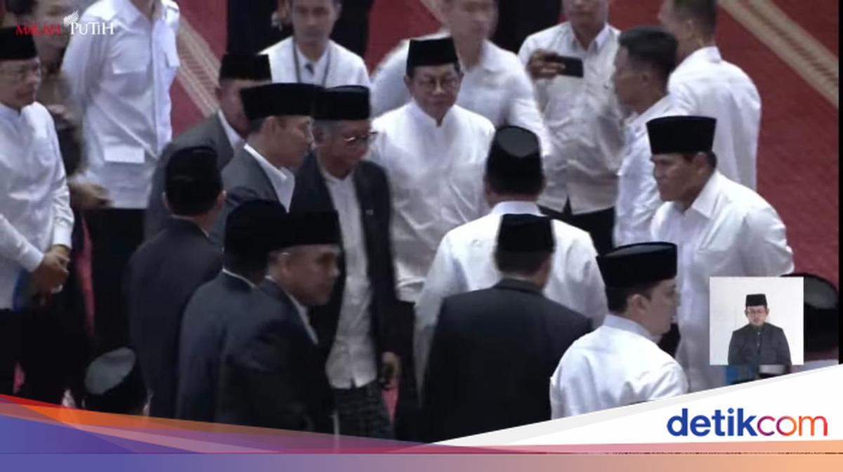 Prabowo Salami Para Menteri, Pramono hingga Warga Usai Salat Id di Istiqlal