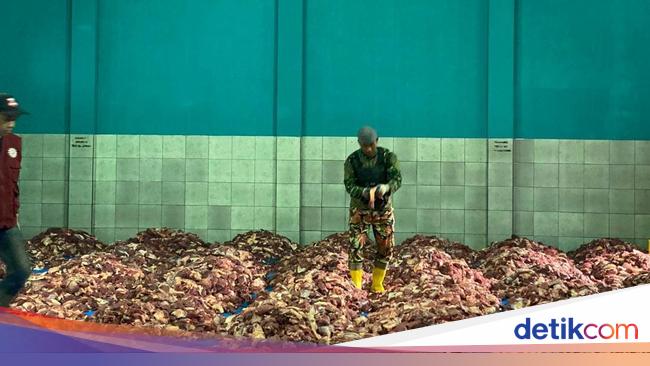 Saat Dusun Krajan Banjarnegara 'Banjir' Daging Kurban Idul Adha
