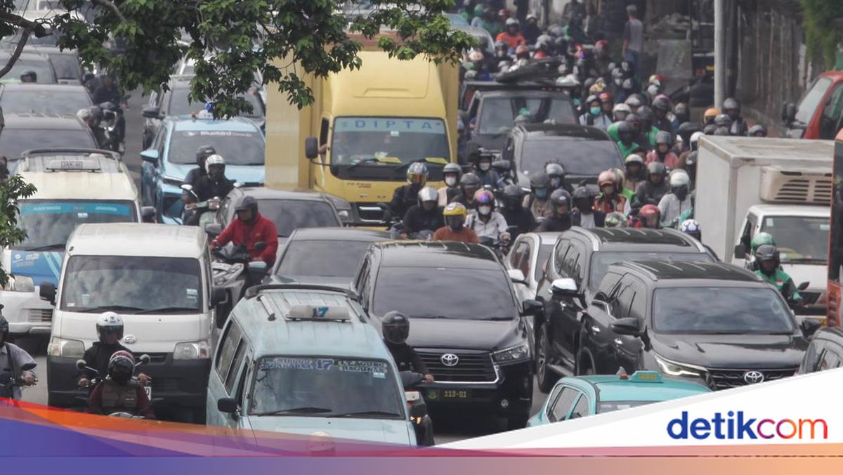 Saat Pramono Rasakan Sendiri Parahnya Macet TB Simatupang