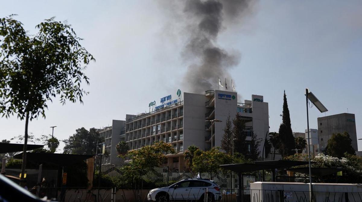 Rumah Sakit Israel Hancur Dihantam Rudal Iran, Puluhan Orang Terluka