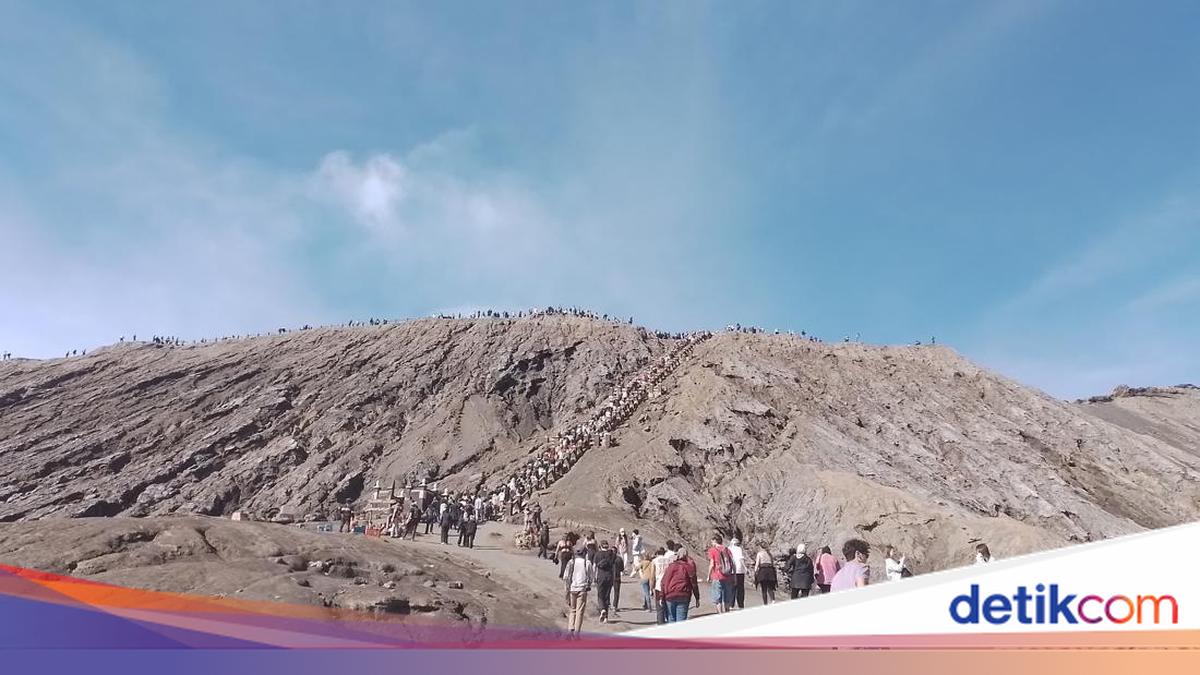 Mendaki Saat Akhir Pekan? Cek Prakiraan Cuaca Wisata Gunung Hari Ini