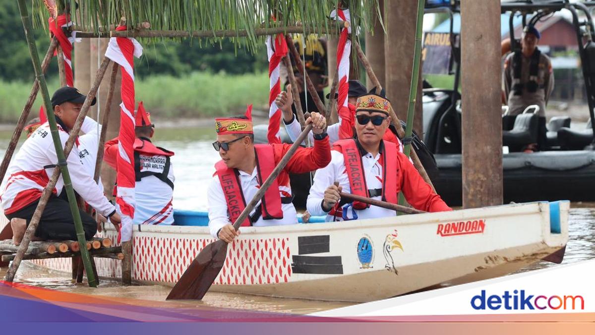 Kala Wakapolda Kalteng Dayung Perahu Khas Dayak Ngaju di Besei Kambe