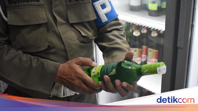 Toko Kelontong di Surabaya Ini Bandel Jual Mihol padahal Pernah Disegel