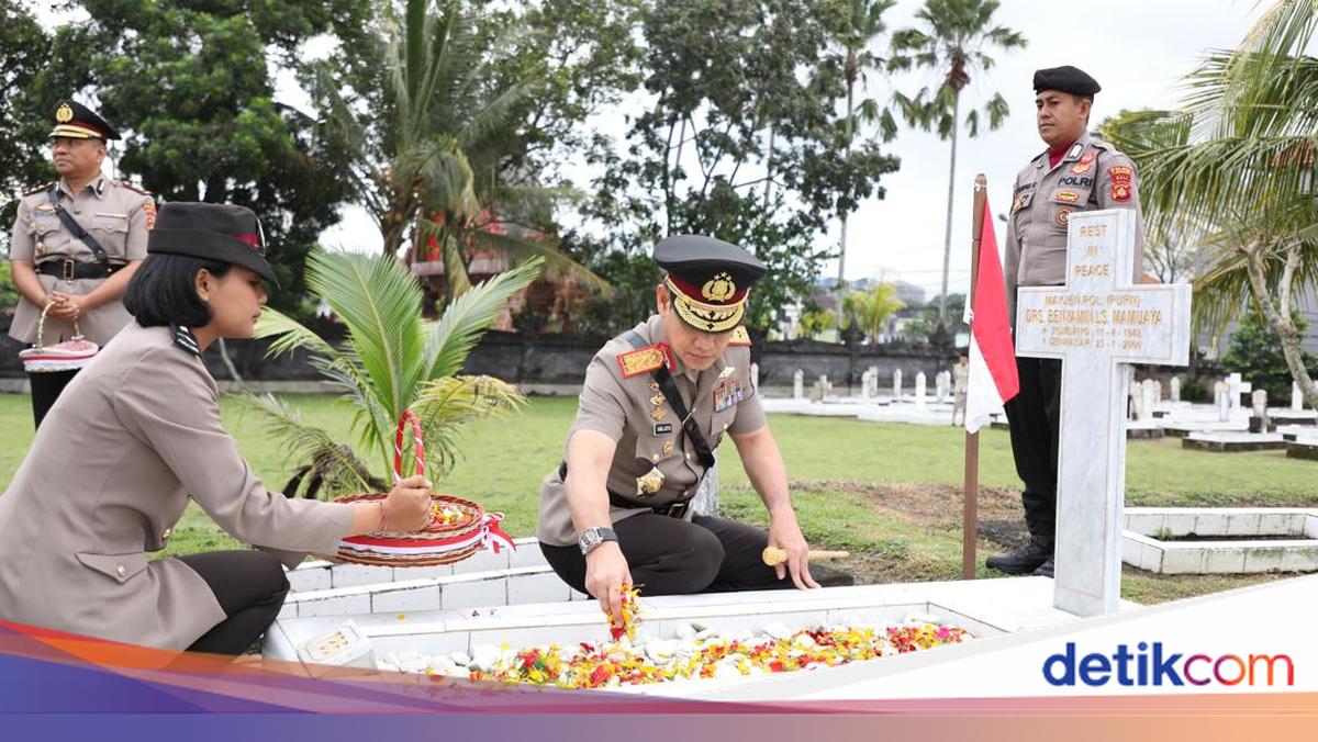 Kapolda Bali Pimpin Ziarah Makam Pahlawan Serangkaian HUT Bhayangkara ke-79