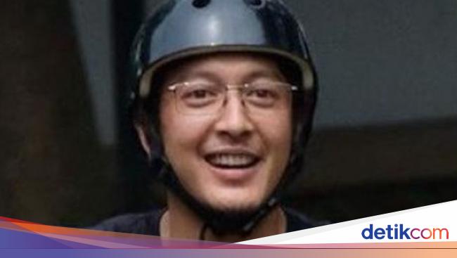 Dimas Anggara Kompak Kulineran Bareng Istri, Nadine Chandrawinata