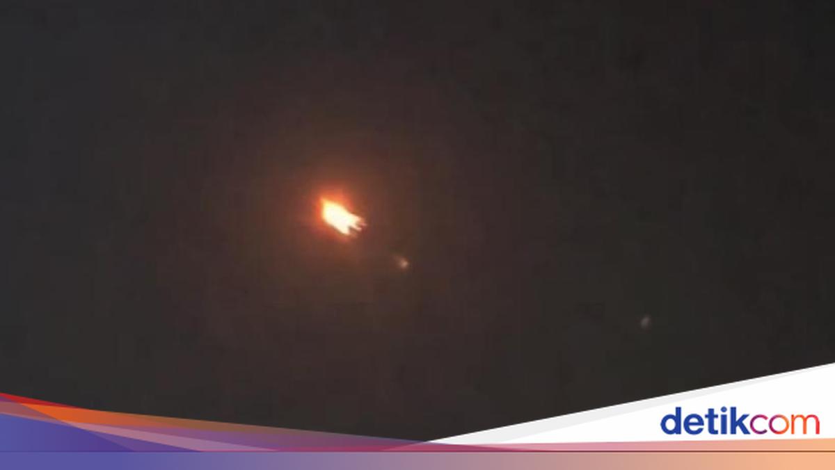Iran Dilaporkan Luncurkan Serangan Baru ke Saudi hingga Bandara Kuwait