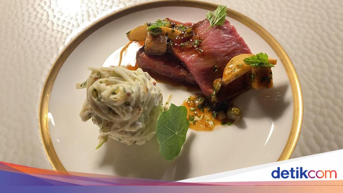 Hidangan Inggris Spesial ala Chef Kirk Disuguhkan di Lantai 22