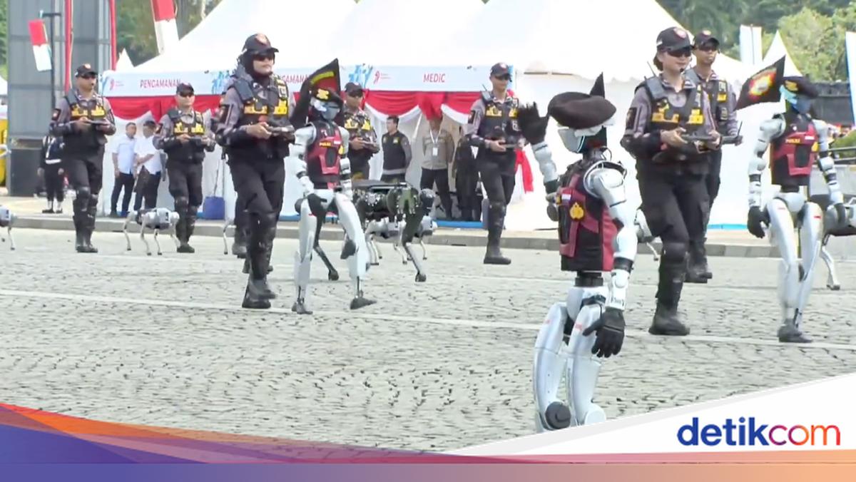 Robot Polisi Mejeng di HUT Bhayangkara, Ini Kecanggihannya