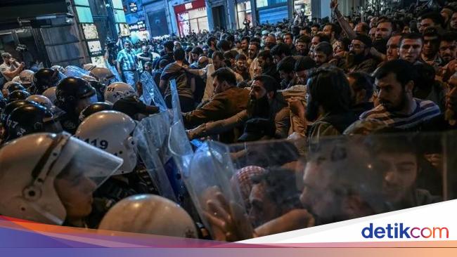 Profil Majalah LeMan Turki, Muat Kartun Satire Nabi Muhammad SAW