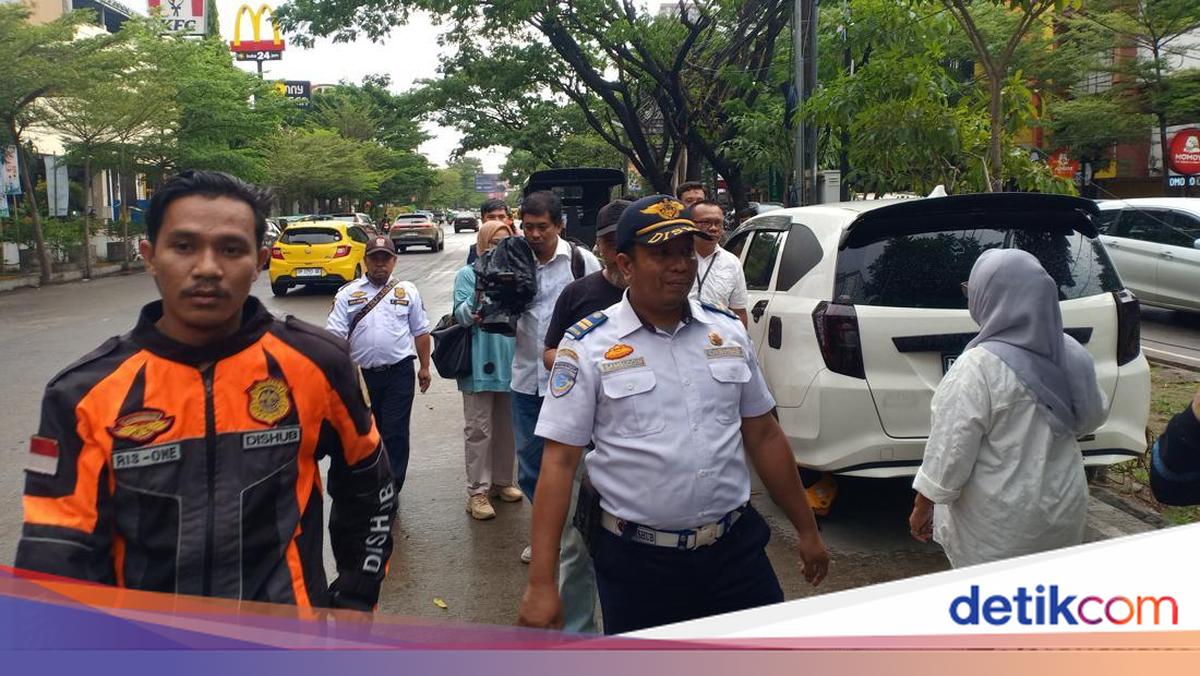 Parkir Liar di Depan MP Makin Bandel, Dishub Makassar Kaji Bikin Pos di Lokasi
