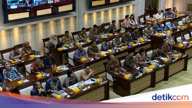 Bahas APBN, DPR Gelar Rapat Malam Bareng Sri Mulyani cs