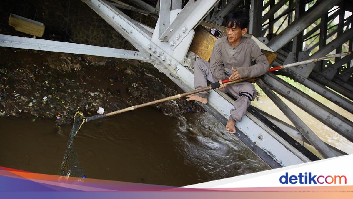 Wendi Si Pemulung yang Sulap Kolong Jembatan Pasar Rumput Jadi Tempat ...