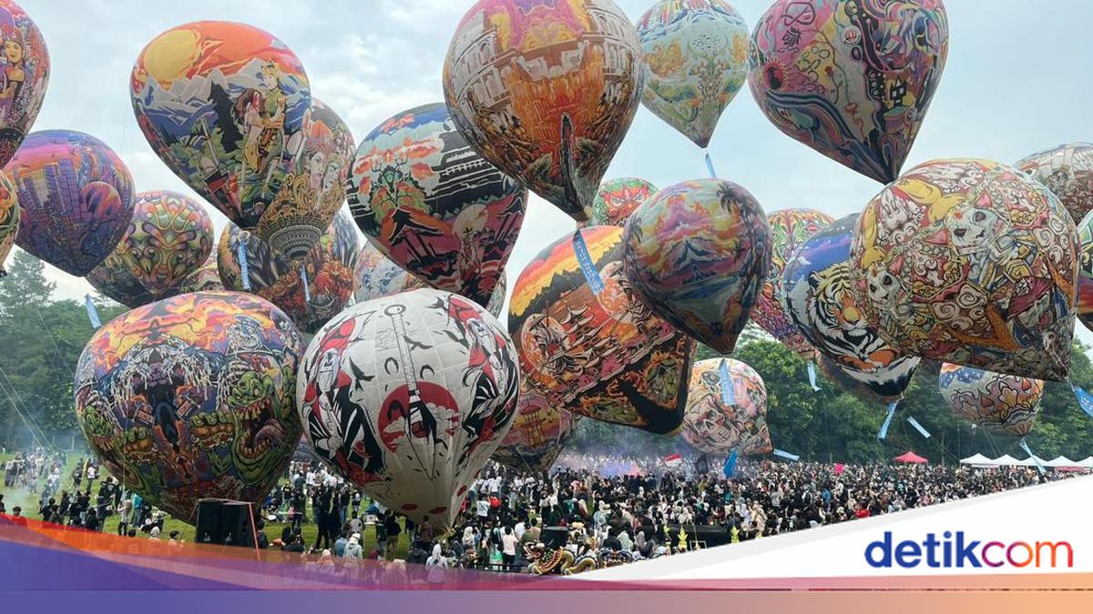 Warna-warni Balon Udara Hiasi Langit Kalianget Wonosobo Pagi Ini