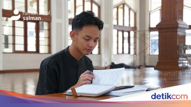 Sempat Tinggal di Masjid Selama 5 Tahun, Kini Farel Berhasil Lolos Unpad