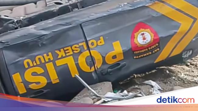 Mobil Polisi di Dompu Tabrak 8 Pemotor dan Rumah Warga, 1 Orang Kritis