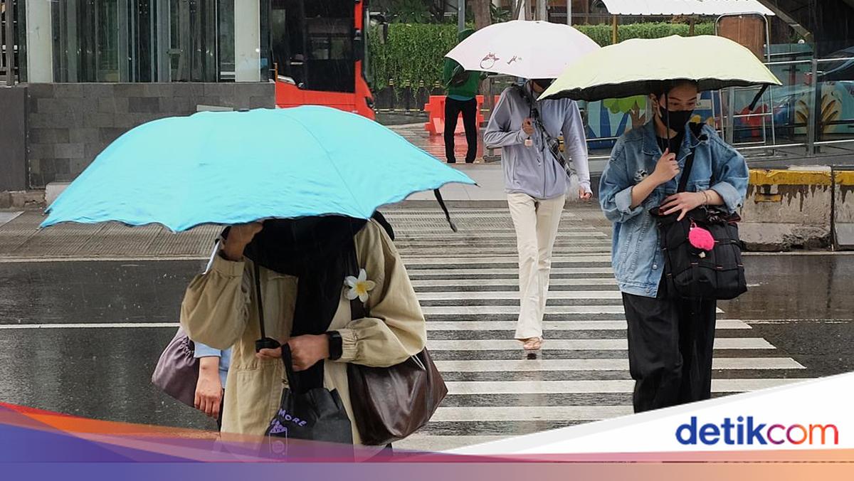 Prediksi Cuaca Hujan 16-18 September 2025, Jakarta Masuk Kategori Siaga!