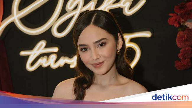 8 Foto Perayaan Ultah ke-25 Syifa Hadju, Dapat Kado Tas Mewah Dari El Rumi