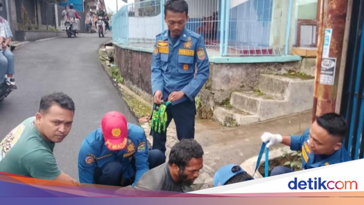 Serba-serbi Tugas Damkar Ciamis: Tangani ODGJ hingga Bopong Kulkas