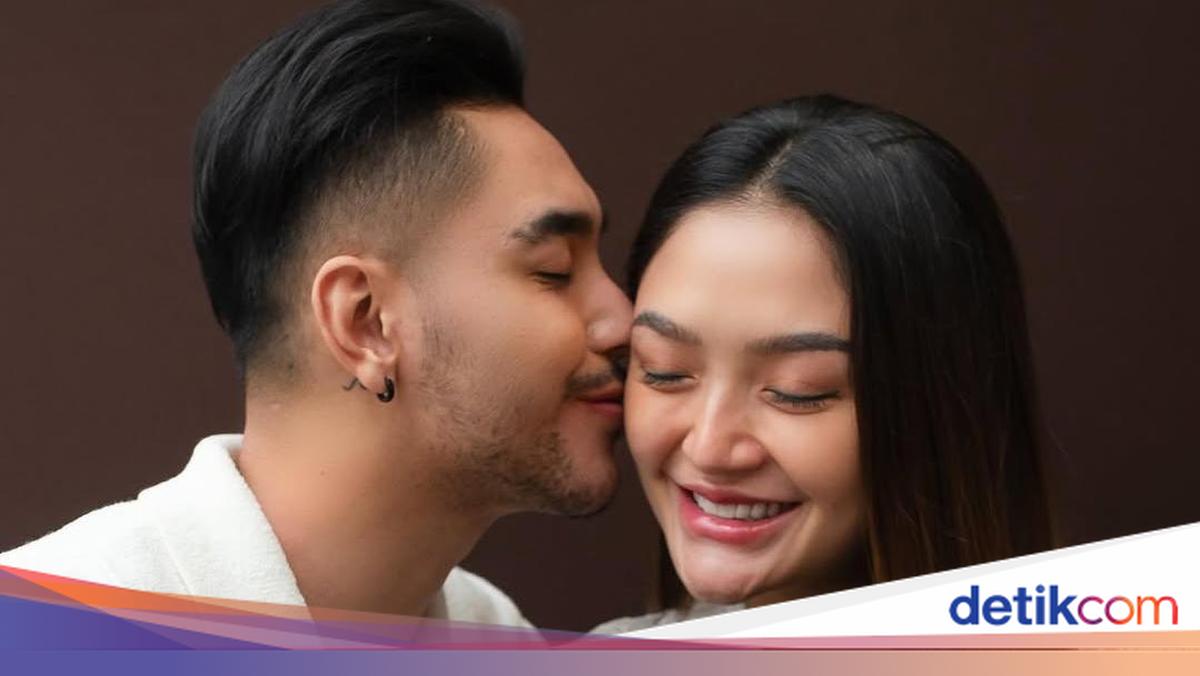 Cerita Suami Siti Badriah Sempat Divonis Mandul dan Kini Punya 2 Putri