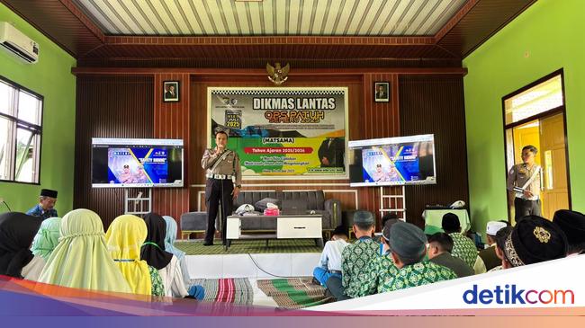 Satlantas Polres Blitar Ajak Siswa Jadi Pelopor Keselamatan