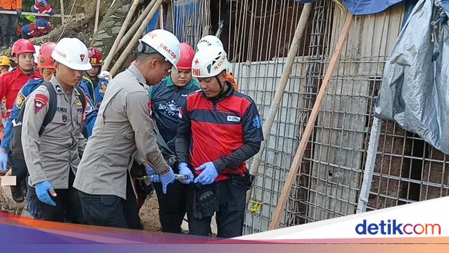 Longsor Proyek Kirmir Telan Satu Korban Jiwa di Cimahi
